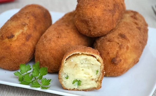 Crocchè di patate, la ricetta napoletana - Italia chiama Italia